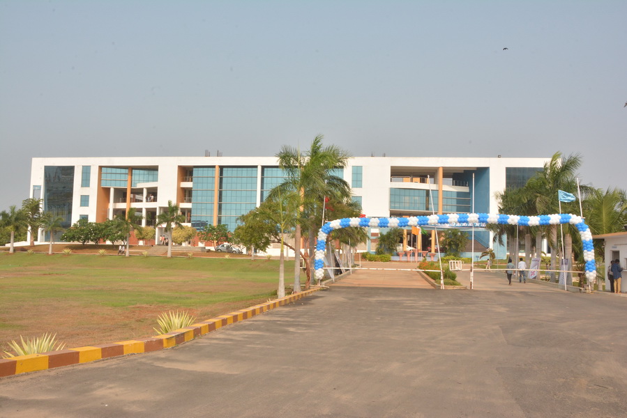 Dhanalakshmi Srinivasan COLLEGE OF ENGINEERING AND TECHNOLOGY
